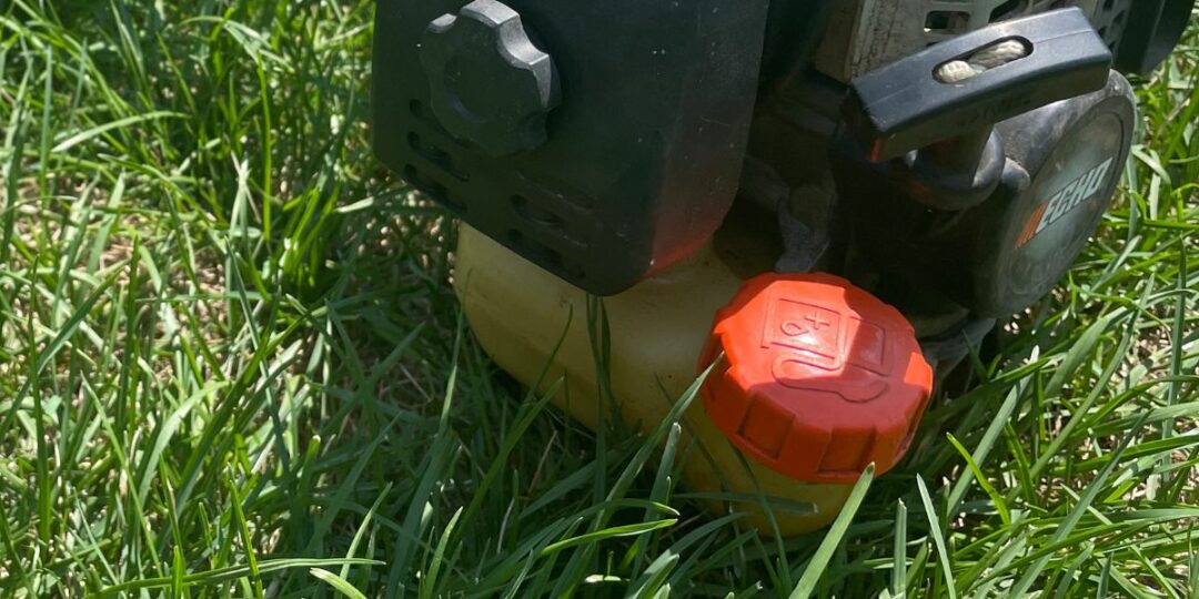 This is the Gas and Oil Fuel Mix ECHO String Trimmers Use - Powered ...