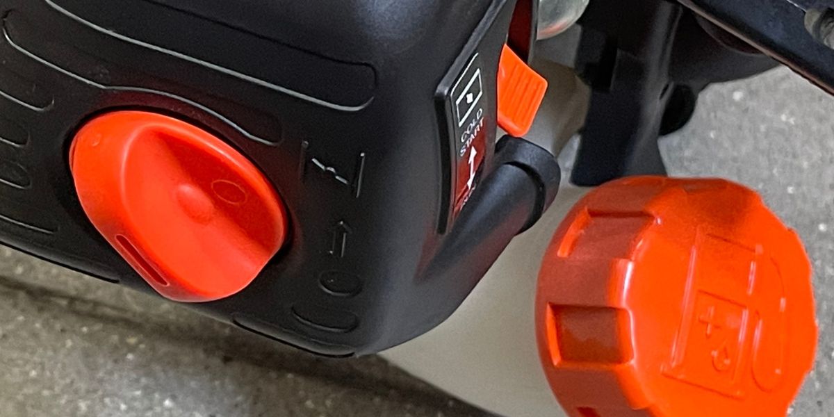 ECHO Edgers Use This Type of Gas and Oil Fuel Mix - Powered Outdoors