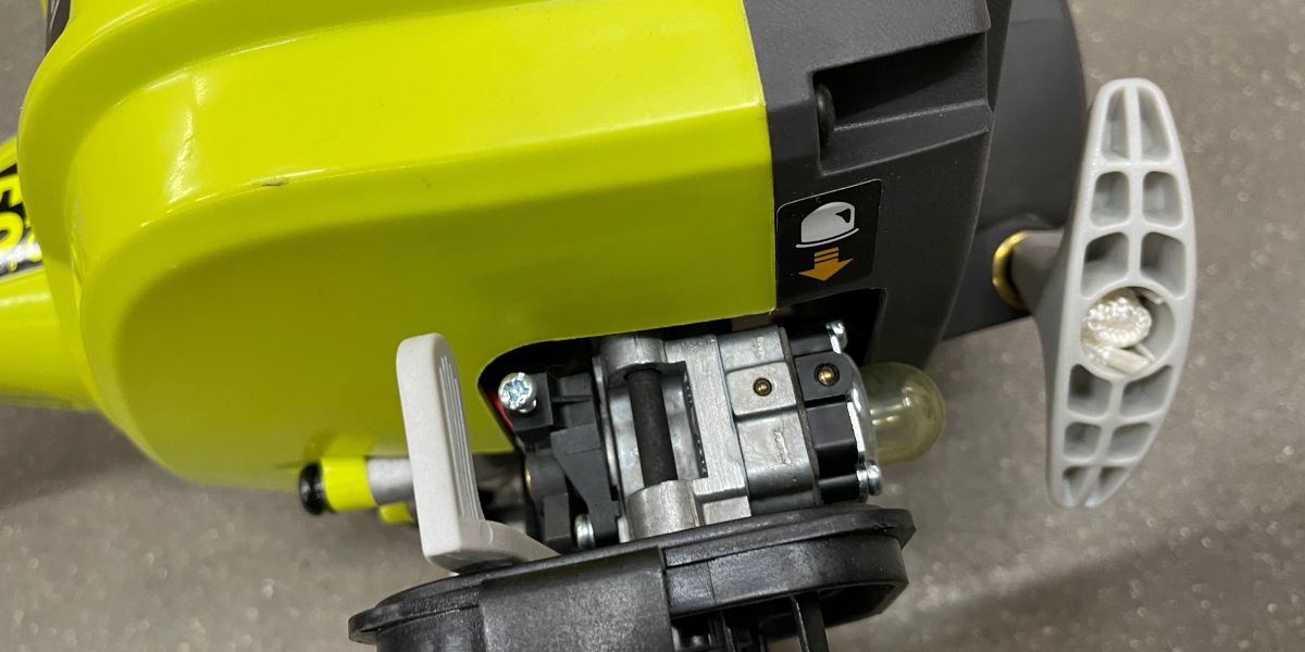 Your Edger Only Runs With the Choke On (6 Reasons) - Powered Outdoors